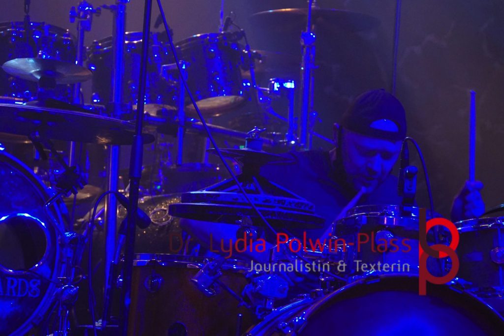 FOTOSTRECKE: DEMONS & WIZARDS und Asylum Pyre in der Batschkapp - Metalogy