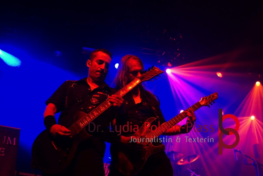 FOTOSTRECKE: DEMONS & WIZARDS und Asylum Pyre in der Batschkapp - Metalogy