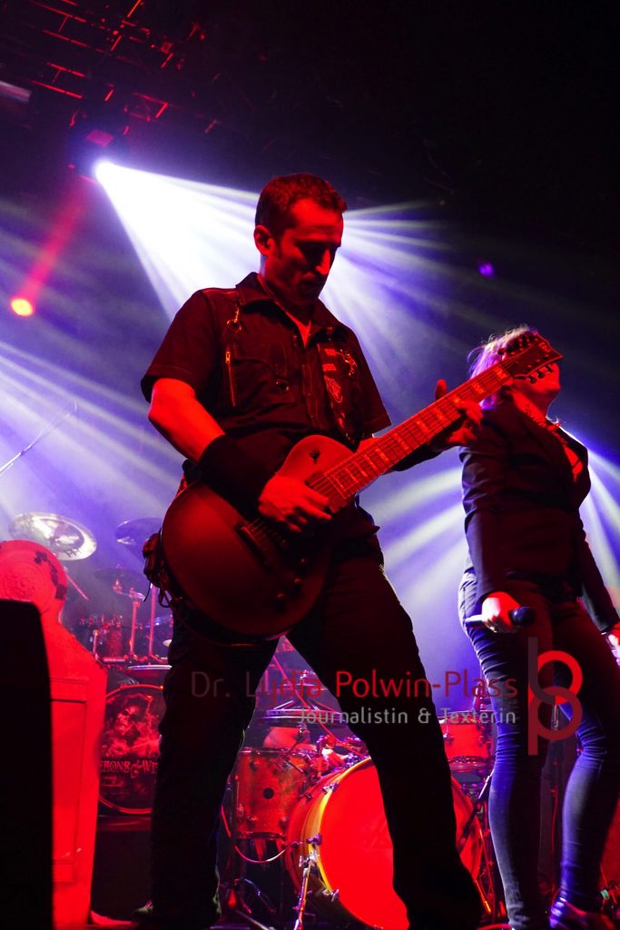 FOTOSTRECKE: DEMONS & WIZARDS und Asylum Pyre in der Batschkapp - Metalogy