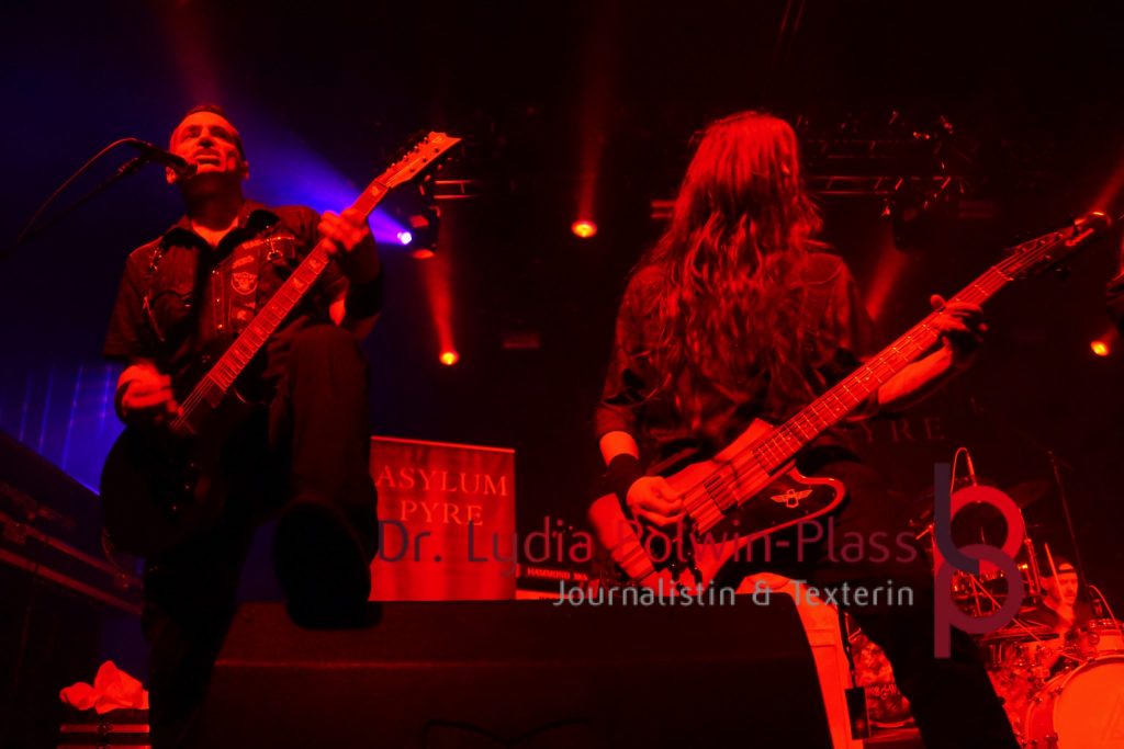 FOTOSTRECKE: DEMONS & WIZARDS und Asylum Pyre in der Batschkapp - Metalogy