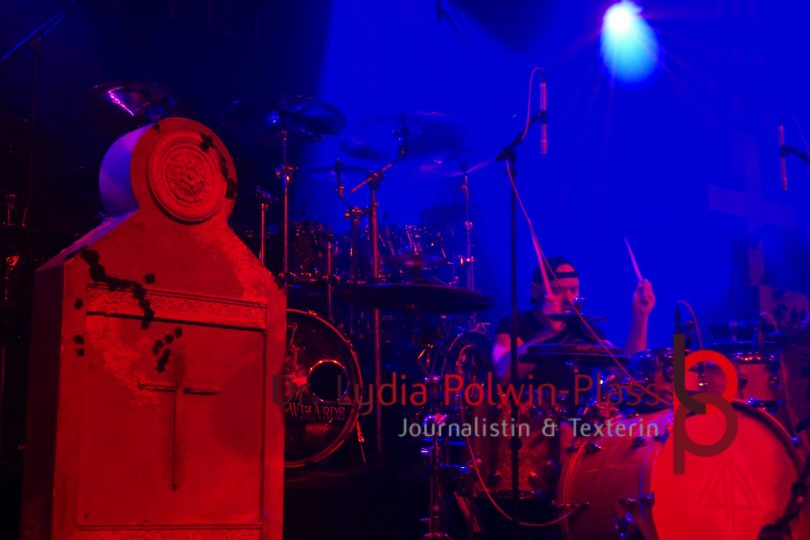FOTOSTRECKE: DEMONS & WIZARDS und Asylum Pyre in der Batschkapp - Metalogy
